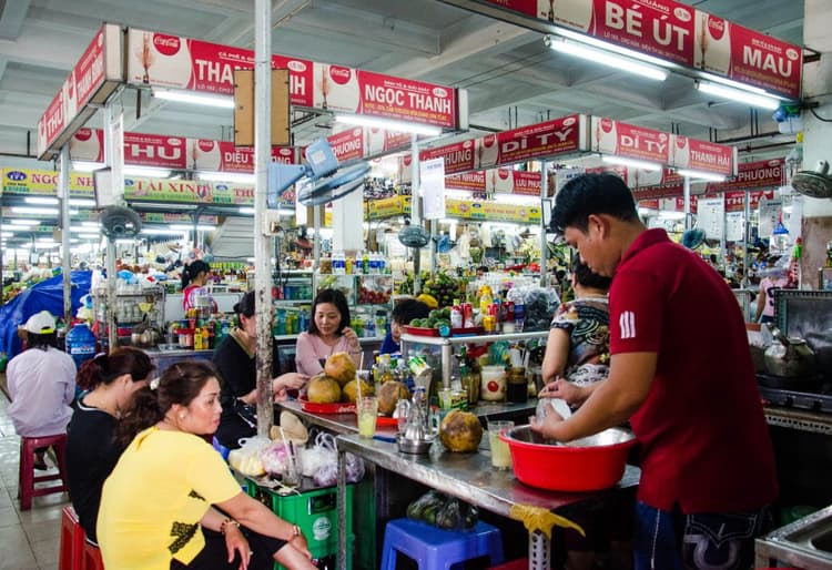 Han Market: The humming heart of the busy city | The Blond Travels