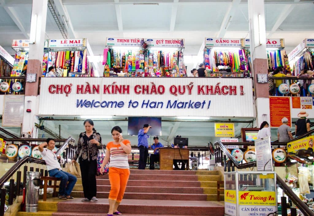 Han Market: The humming heart of the busy city | The Blond Travels